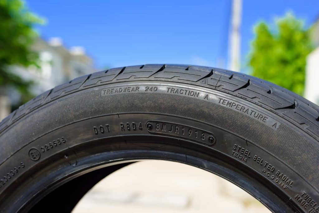 Otomobil Lastikleri Üzerindeki Bilgiler Ne Anlama Gelir?